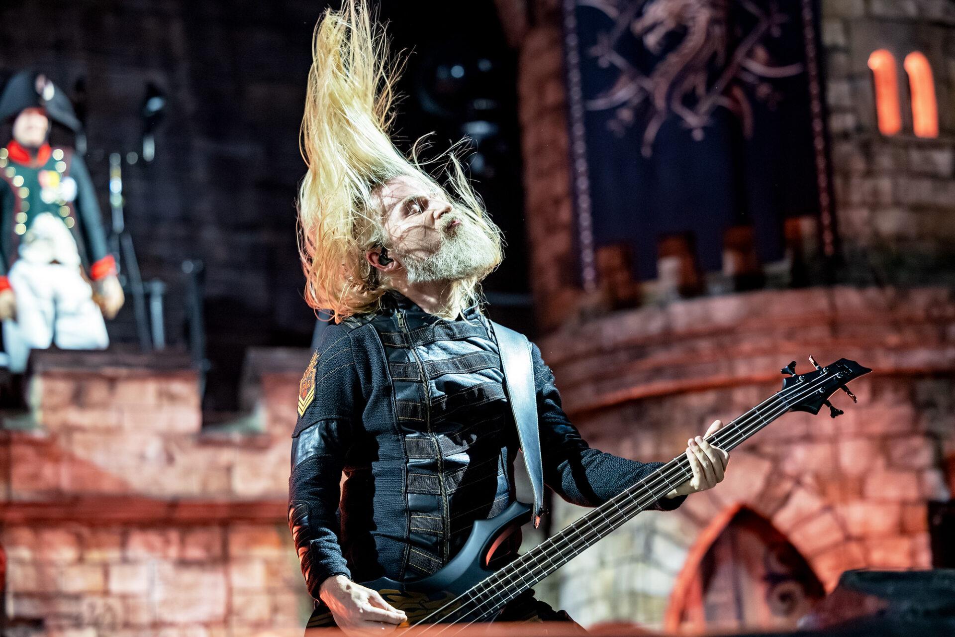 Sabaton am 15. November 2025 in der Uber Arena in Berlin - frontstage ...